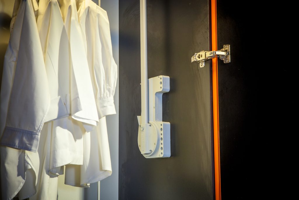 Pull-down clothes rack - Hoffen | Official Page | The Art of Living